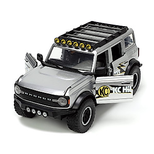 Jada Toys Just Trucks 1:24 2021 Ford Bronco Die-cast Car Gray with Tire Rack, Toys for Kids and Adults
