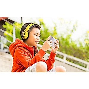 eKids Minions Kids Bluetooth Headphones, Wireless Headphones with Microphone Includes Aux Cord, Volume Reduced Kids Foldable Headphones for School, Home, or Travel