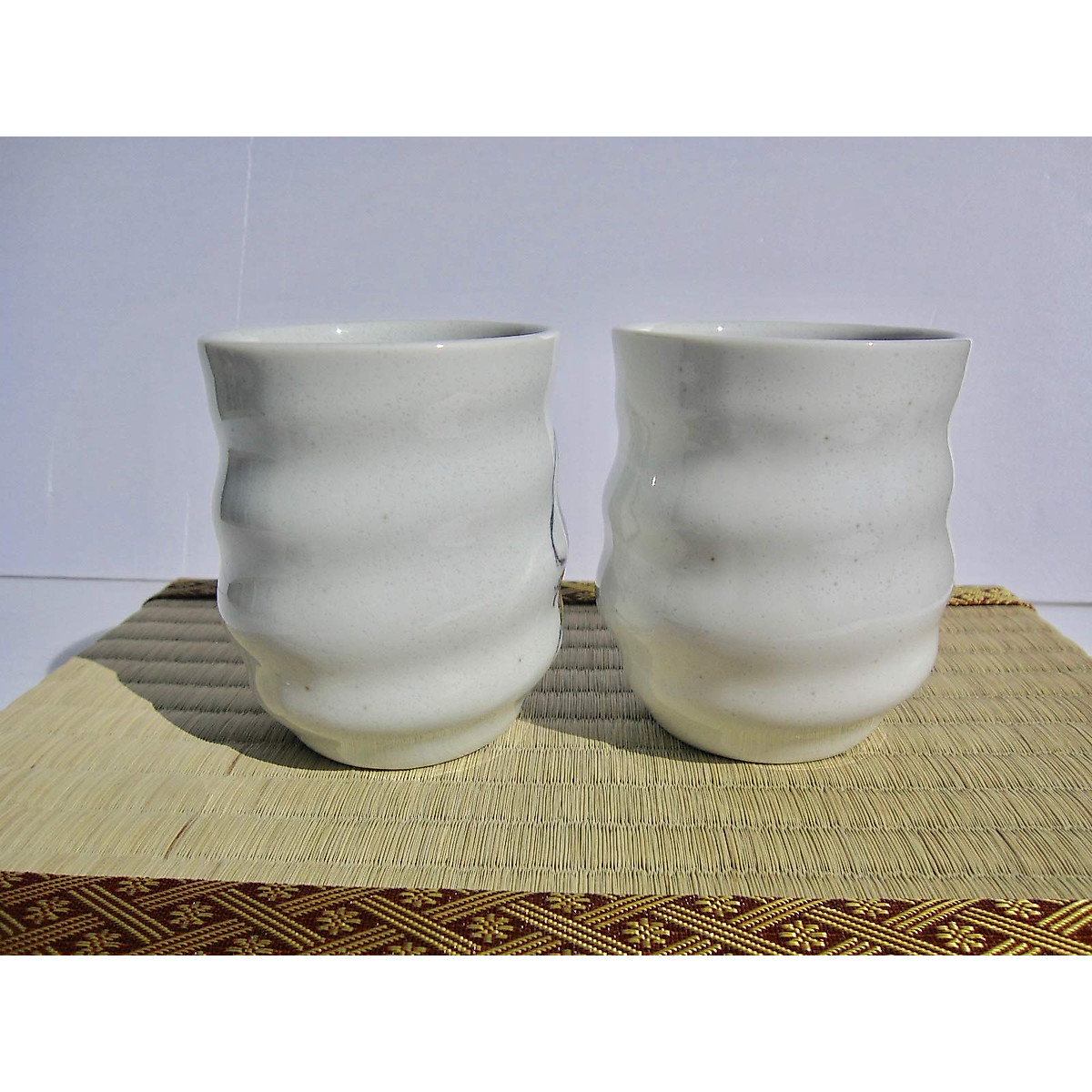 Mino Ware Japanese Sushi Yunomi Tea cups 9.47 Onces Authentic Dragon Red and Blue for Hot Green Tea Matcha Tea Bancha Set of 2 from Japan