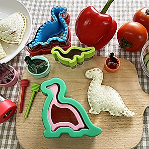 Sandwich Cutter and Sealer for Kid Set - DIY Uncrustables Decruster Sandwich Maker 8 Pcs – Fruit Vegetable Cookie Cutter Shape for Lunch Box and Bento Box (Heart, Star, Mouse, Dinosaur)