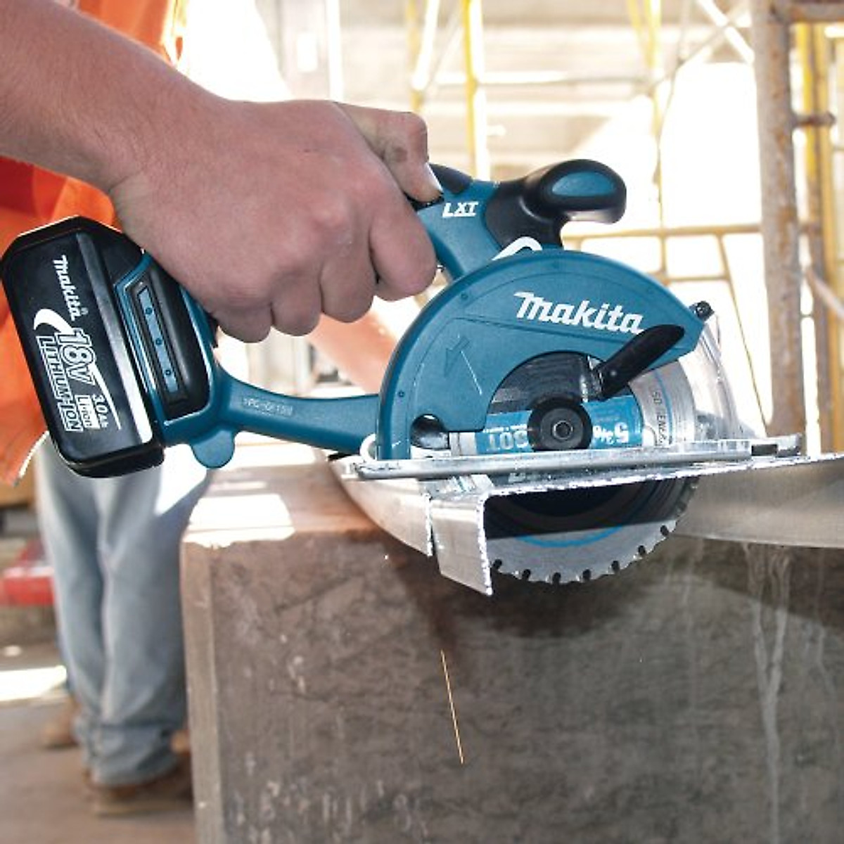 Makita XSC01Z 18V LXT Lithium-Ion Cordless 5-3/8" Metal Cutting Saw, Tool Only