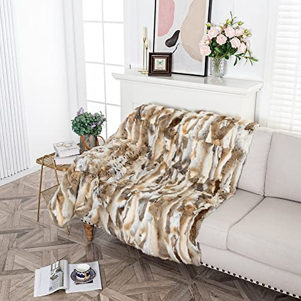Soft Real Rabbit Fur Throw Blanket Rug Patchwork Skin Fur Rug Leather Pelt Home Kitchen Bed Throws 6.6ft x 6.9ft