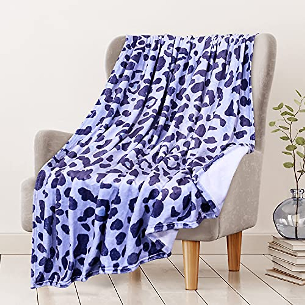 RosieLily Blue Leopard Blanket Soft Cheetah Throw Blankets Leopard Print Blanket Leopard Gifts and Throws Flannel Fleece Throw Blanket Lightweight Cozy Plush Blanket for Couch Chair All Seasons 50X60