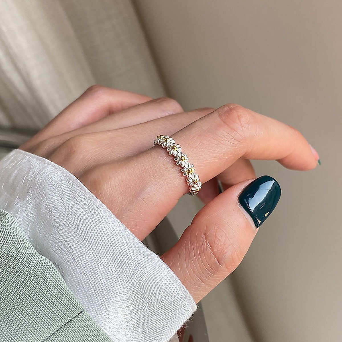 IPEPPY 925 Sterling Silver Vintage Cute Simple Design Daisy Flower Ring For Women Men Statement Stacking Rings Gold Plated Wedding Ring Jewelry Gifts