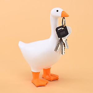 Goose Magnetic Key Holder, Resin Goose Duck Figurine Statue Magnetic Tool Holder, Cute Animal Figurines Key Holder, Hanging Storage Rack Ornament, Animal Figurines Key Storage Rack for(Orange)