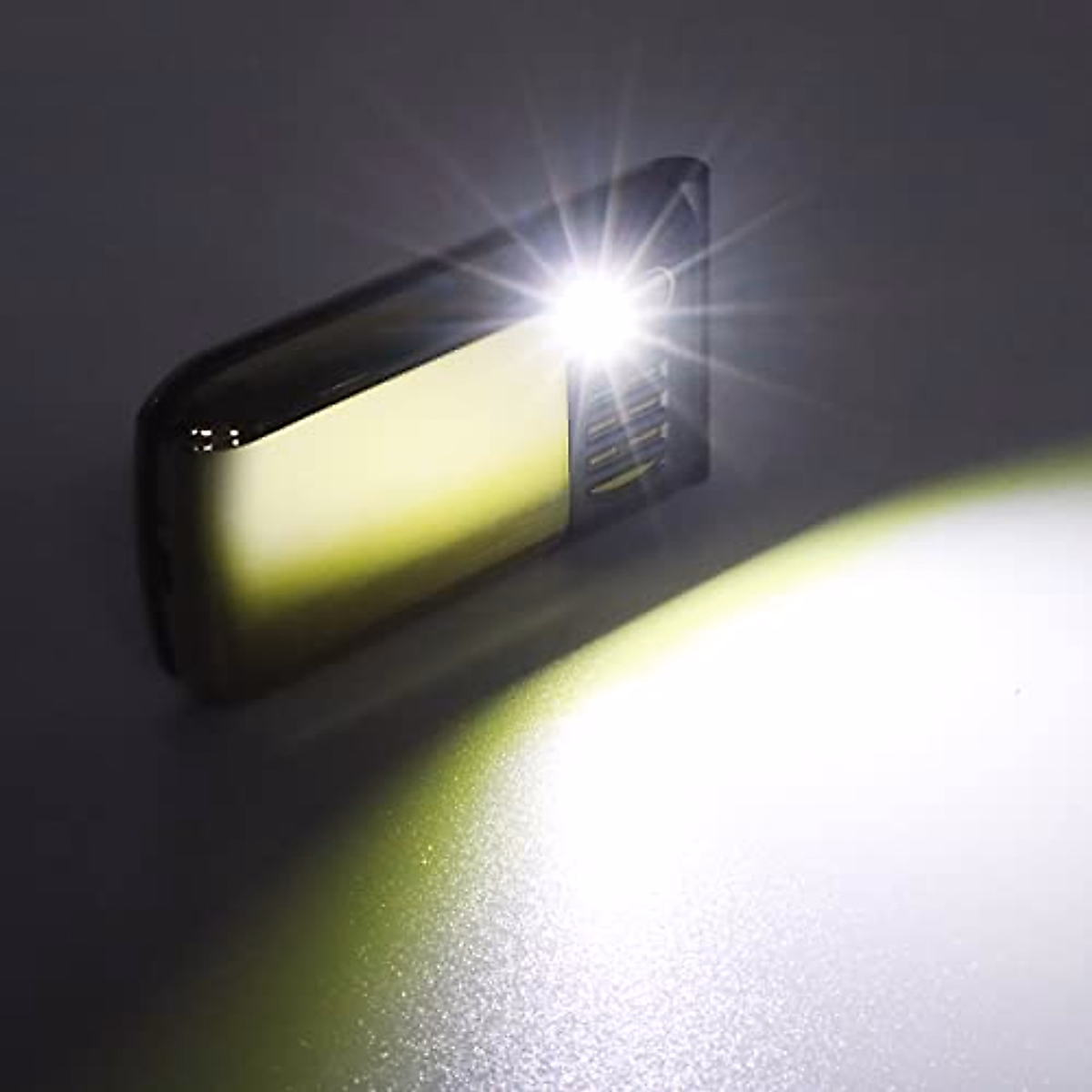 Yoidesu 2G Unlocked Flip Cell Phone for Senior, SOS Big Button Easy to Use Flip Mobile Phone for Elderly, 2.4in Large Screen High Volume Dual SIM Senior Basic Phone, 4800mAh Battery Flashlight, Gold