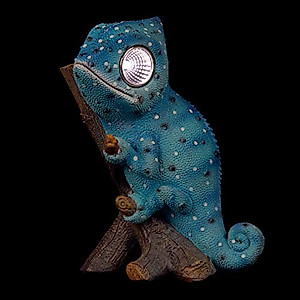 Solar Garden Decor Chameleon Figurine | Lawn and Yard Decorations | Outdoor LED Animal Figure | Light Up Decorative Statue Accents Patio, Balcony, Deck | Great Housewarming Gift Idea (Blue, 1 Pack)