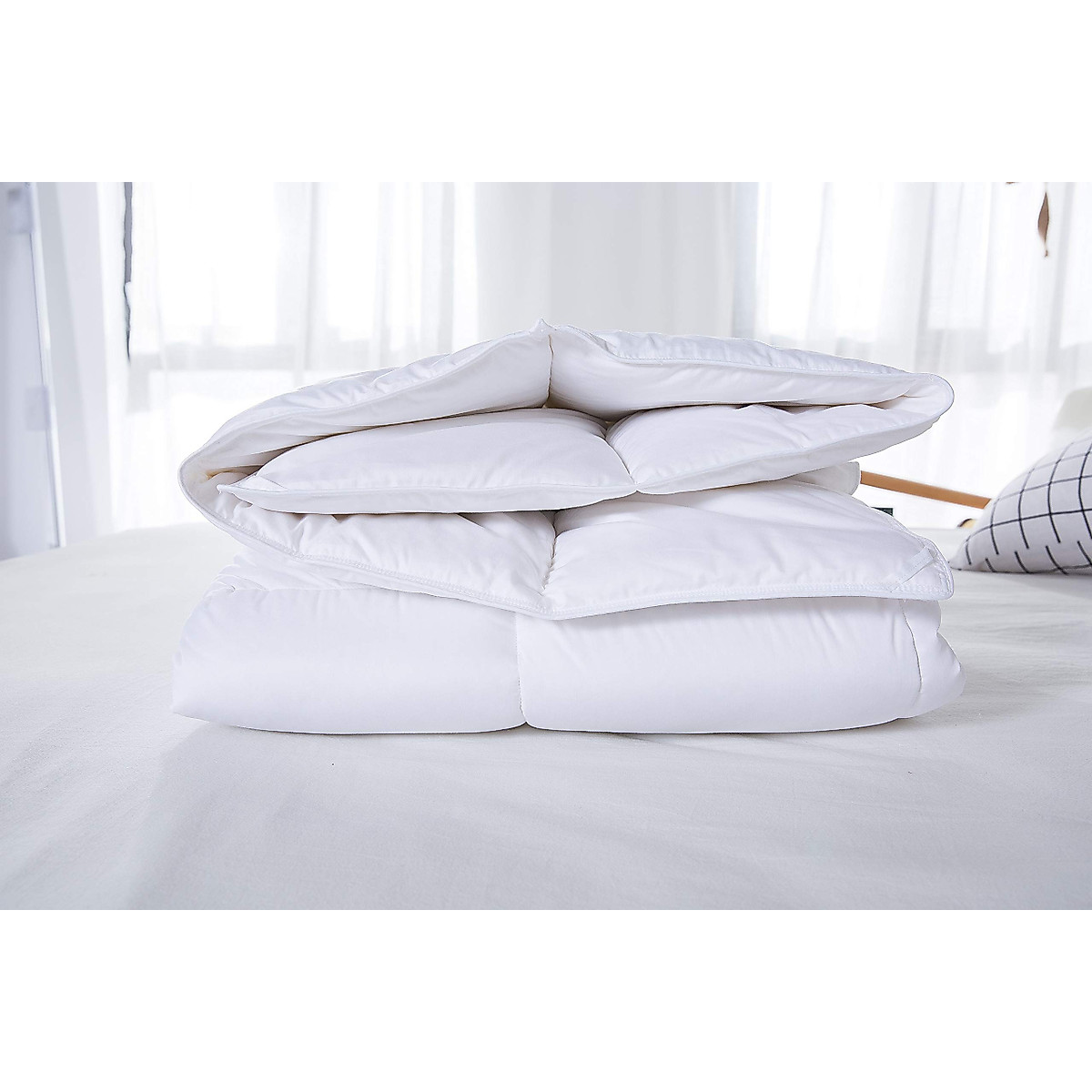 KumiQ Crib All Season Lightweight Natural White Down Baby Toddler Comforter Duvet, Down-Proof Cotton Shell, Machine Washable (White, 41x48in)