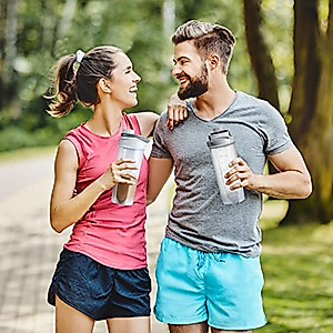 Lyeasw 24 OZ Shaker Bottle for Protein Mixes, BPA Free Leakproof Portable Clear Shaker Cups for Workout, 2 Pack