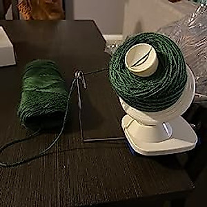 Yarn Winder, Wool Winder for Crocheting, Simple Installation Yarn Ball Winder, The Helper for Wool Collection Lovers,Needlecraft Yarn Ball Winder Hand Operated