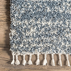 nuLOOM Brooke Shag Tasseled Area Rug - 8x11 Shag Area Rug Casual Light Blue/Ivory Rugs for Living Room Bedroom Dining Room Nursery