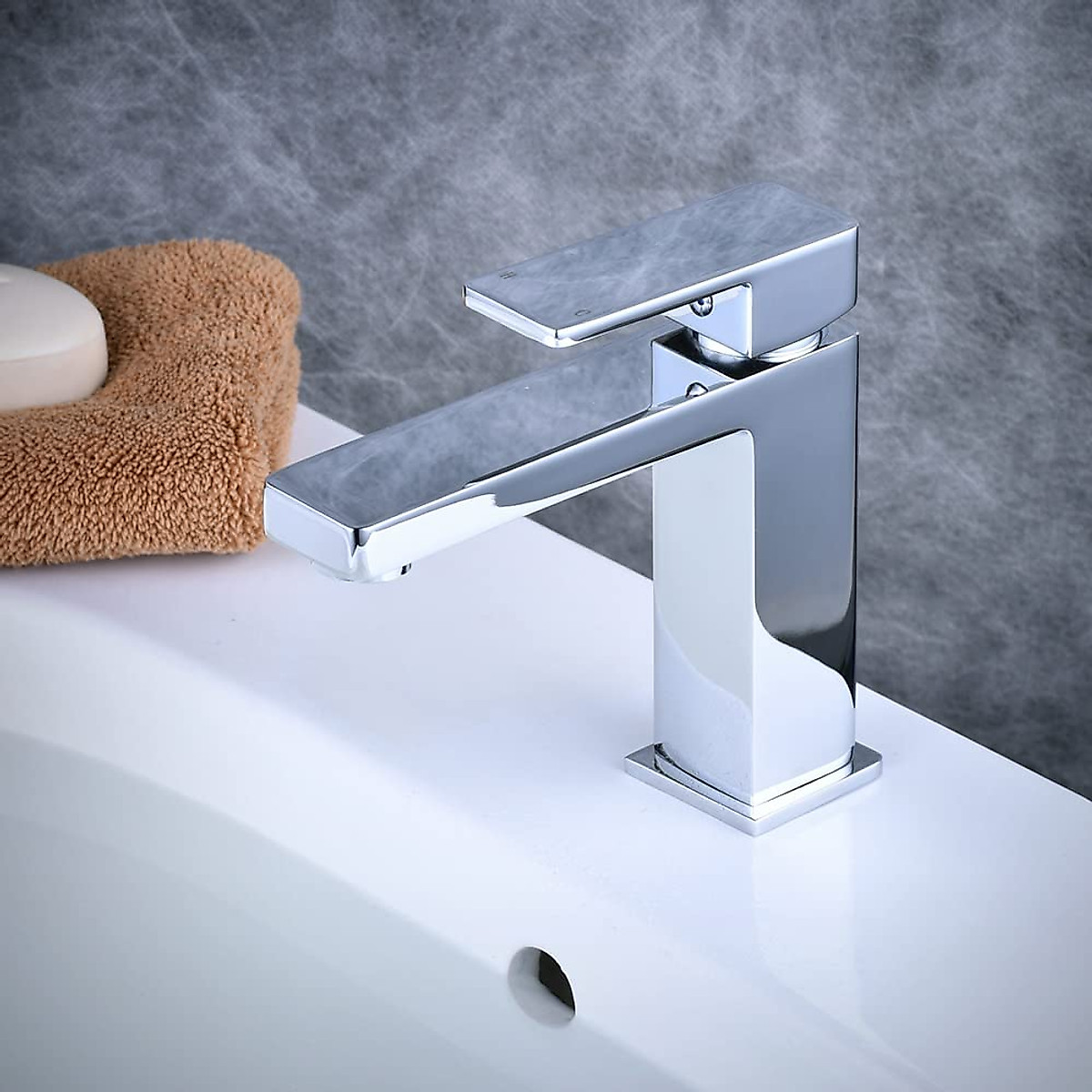 Single Hole Bathroom Faucet Chrome, NEWRAIN Single Handle Brass Sink Faucet Bathroom Single Hole with Pop Up Sink Drain Assembly and Water Faucet Supply Lines