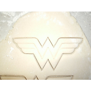 WOMAN SUPERHERO W DETAILED COOKIE CUTTER BAKING TOOL USA PR511