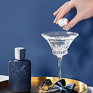 PARFUMS de MARLY - Layton - 2.5 Fl Oz - Eau De Parfum for Men - Top Notes Apple, Bergamot, Lavender - Heart Notes Jasmine, Violet, Geranium - Base Notes Vanilla, Pepper, Guiac Wood, Pacychoouli - 75ml