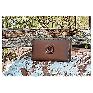 STS Ranchwear Women's Distressed Brown Leather Baroness Bi-fold Zip Wallet