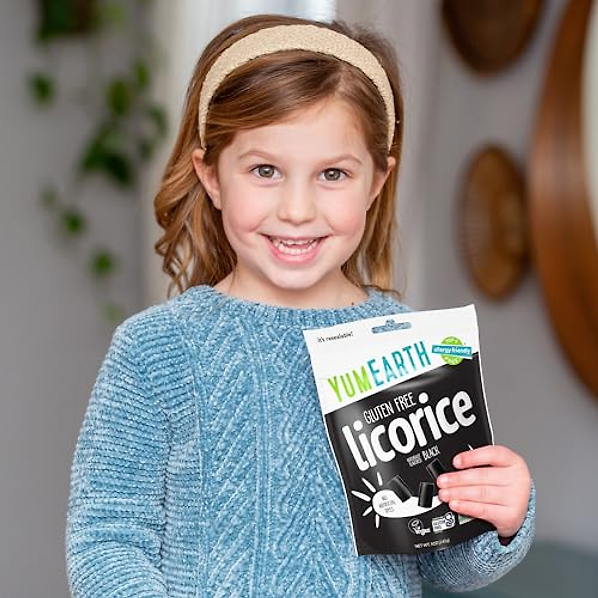 YumEarth Organic Gluten Free Black Licorice Snack Packs - Allergy Friendly, Gluten Free, Non-GMO, Vegan, No Artificial Flavors or Dyes - 5 Ounce (Pack of 6)