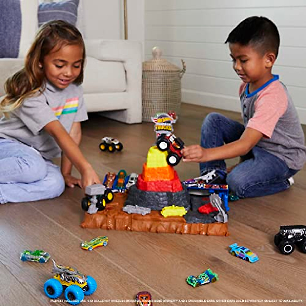 Hot Wheels Arena Smashers Bone Shaker Ultimate Crush Yard Playset, Exclusive 1:64 Scale Bone Shaker Toy Truck & 3 Crushable Cars