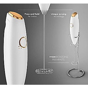Milk Frother White - Coffee Frother Handheld with Electric Whisk - 19000 rpm - Book Recipes and Stainless Steel Stand Included - Hand Mixer Electric (White and Gold)