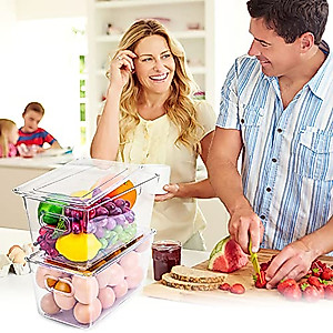 HANSGO Refrigerator Organizer Bins with Lid, 4PCS Stackable Organizer Basket Bins with Handles Clear Plastic Pantry Organizer and Storage Bins for Fridge Kitchen Bedroom Office