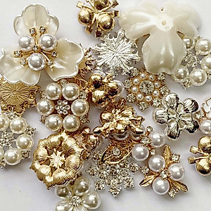Qililandiy 22 Pieces Pearl Rhinestone Buttons Rhinestone Faux Pearl Embellishments Pearl Brooch Alloy Floral Charms Pendants for Jewelry Making