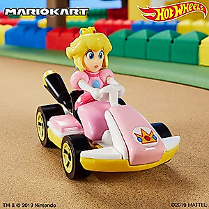 Hot Wheels GBG28 Mario Kart 1:64 Die-Cast Peach with Standard Kart Vehicle