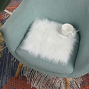 WLLHYF 10 Inches Mini Square Faux Fur Rug， Small Fluffy Area Rug Cushion for Living Room Sofa Bedroom Floor Soft Square Chair Cover Seat Pad Nail Mat for Photographing Background of Jewelry