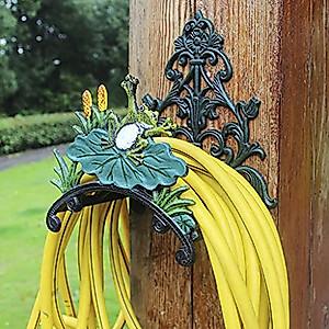 Heavy Duty Garden Hose Holder Water Hose Holder Wall Mount Garden Butler Hose Hanger Wrought Iron Craft Graceful Pattern Decorative Garden (B)