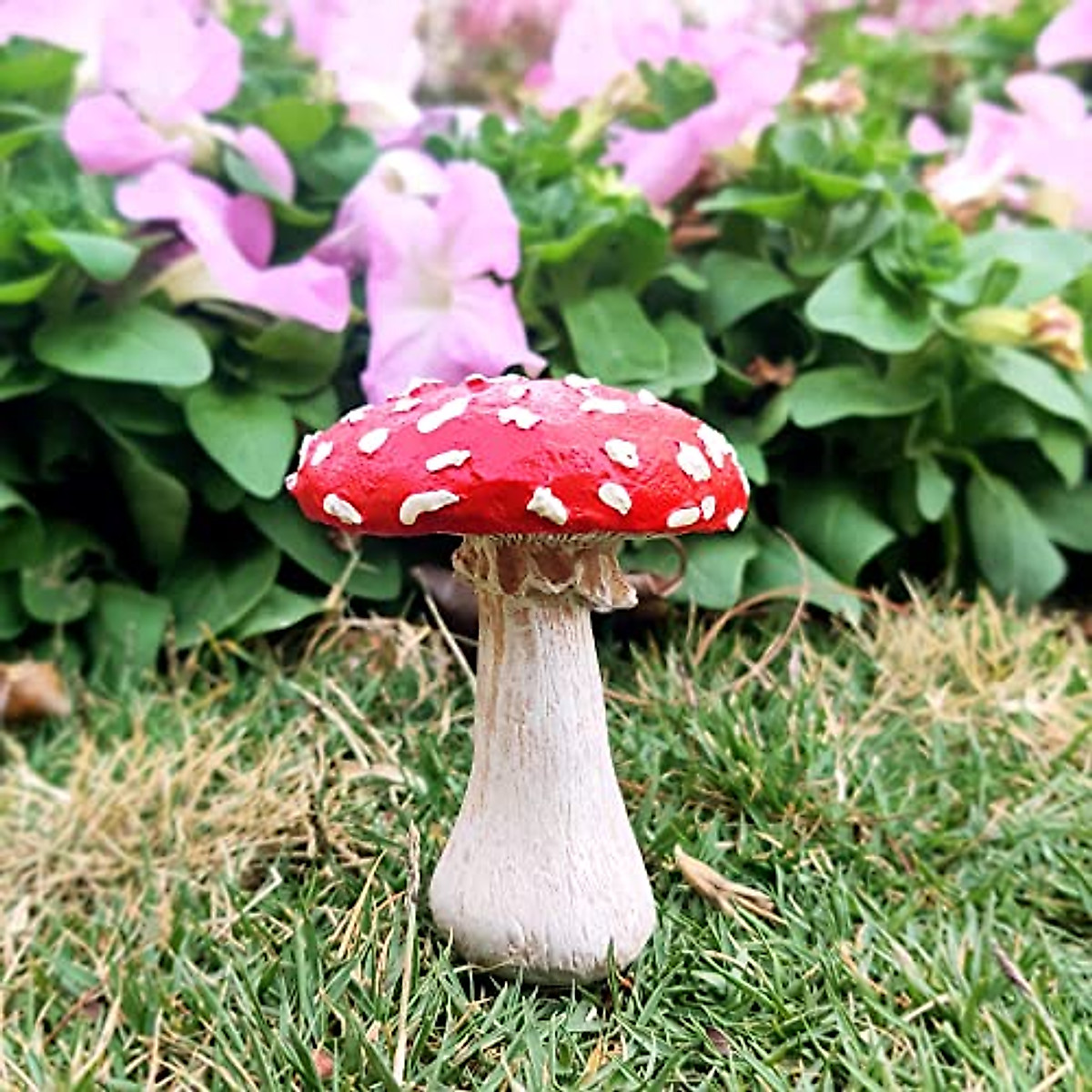 HOWFIELD Mushroom Decor Outdoor Garden Statue - Resin Miniature Figurines Fairy Garden Accessories Decor Lawn Ornaments