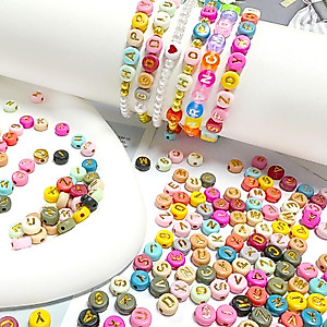 1200pcs Acrylic Letter Beads Alphabet Beads Round Mixed "A-Z" Alphabet Letter Bead Spacer Loose Bead with 1 Roll Crystal String Cord for Jewelry Making DIY Bracelets, Necklaces, Keychain（4mm x 7mm)