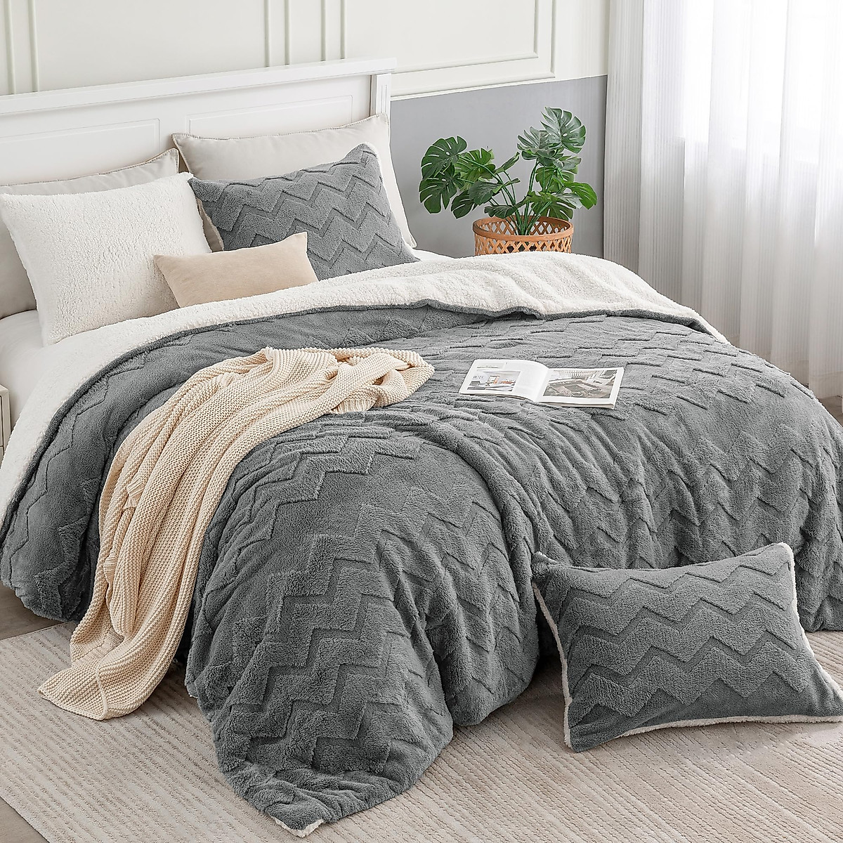 BEDELITE Fluffy Twin Comforter Set - Super Soft Sherpa Grey Comforter for Twin Size Bed, Luxury Warm Bedding Set for Winter, Fuzzy Bed Set 2 piece (1 Comforter, 1 Pillowcase)