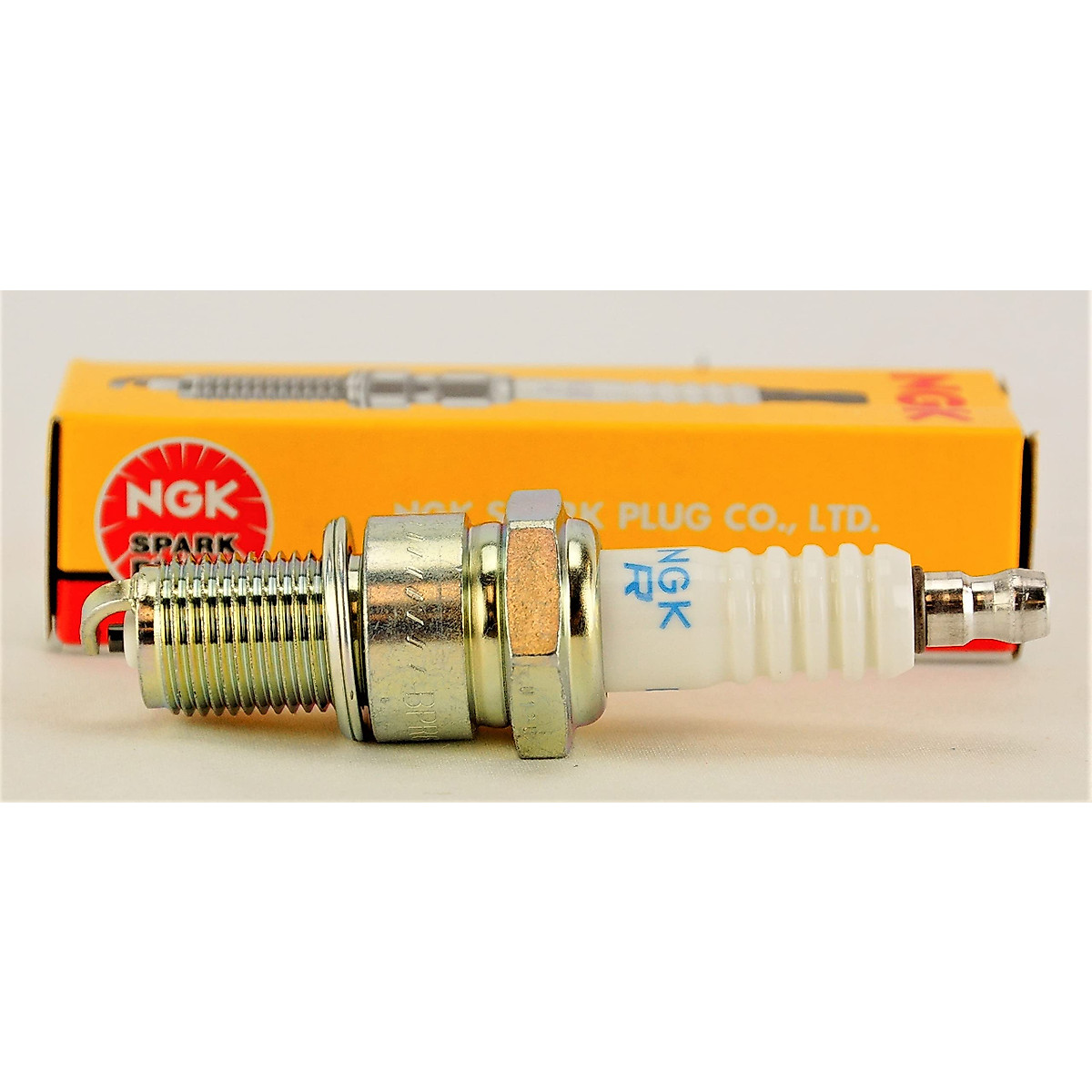 New NGK Standard Spark Plug BPR6ES, 7131 Set of 4 Spark Plugs