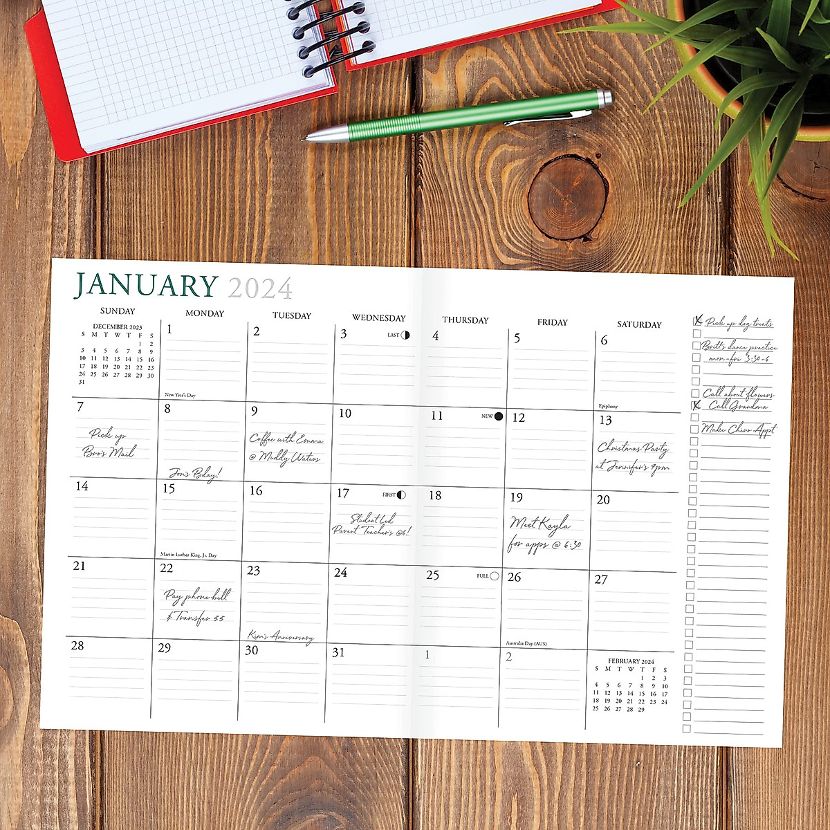 Willow Creek Press Abstract Art 2024 Booklet Softcover Monthly Planner (7.5" x 9.5")