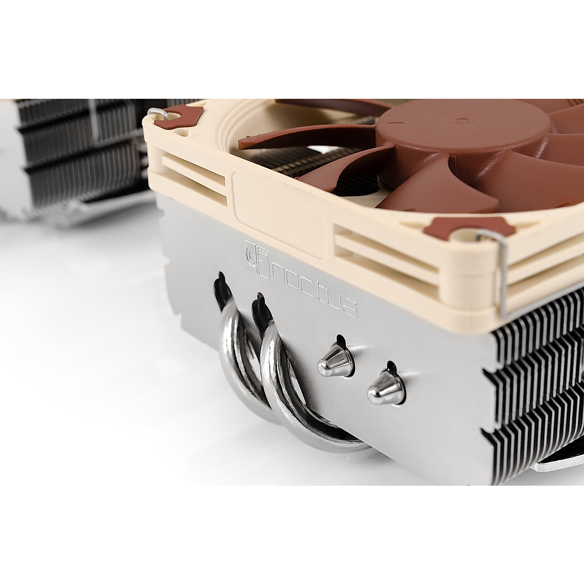 Noctua NH-L9x65 SE-AM4, Premium Low-Profile CPU Cooler with 92mm Fan for AMD AM4 (Brown)