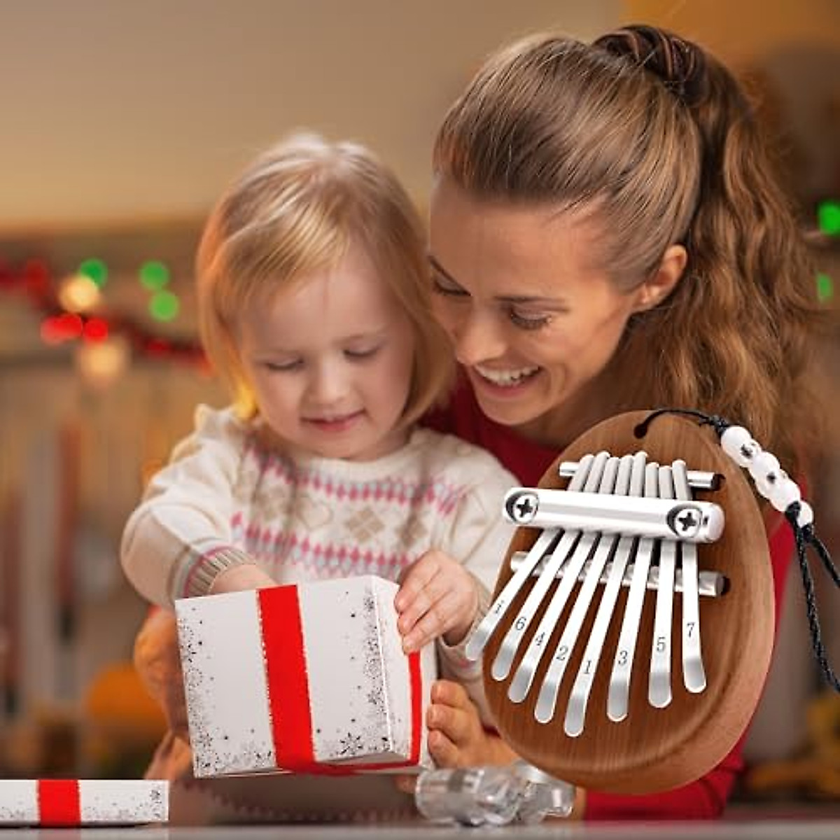 Kalimba Thumb Piano, Potable 8 Keys Mbira Finger Piano Musical Instruments Gift for Kid Adult Beginners Professional (Oval)