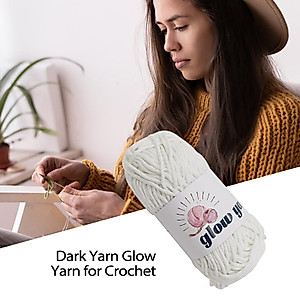 OSKOE Luminous Yarn, Soft Chunky Yarn, Glow in Dark Yarn Knitting Wool, Soft Chunky Yarn for Yarn Projects Making Plush Balls Handmade Bags Sweaters Shoes Hats Sweaters Blankets Scarves