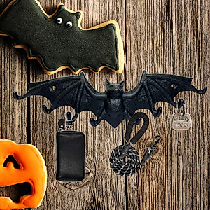 Hallocool Bat Key Holder Cast Iron Bat Key Hooks Decorative Hook Gothic Decor Vampire Bat Key Hanger Key Hooks for Hanging Dog Leash Wallet Belt Umbrella Towel, Bat Figure Wall Hook Halloween Bats