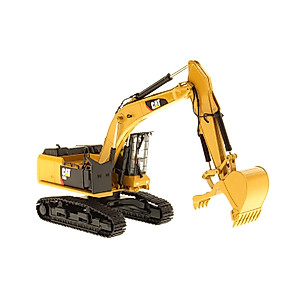 Diecast Masters 1:50 Caterpillar 568 GF Road Builder – High Line Series 85923