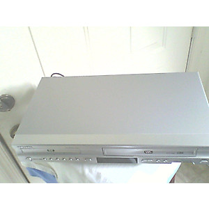 Samsung DVD-V4600C DVD Video & CD Player, VCR Video Cassette Tape Recorder Combo, 4-Head Hi-Fi Stereo VHS Player w/ Dolby Digital, dts Digital Out, Progresive