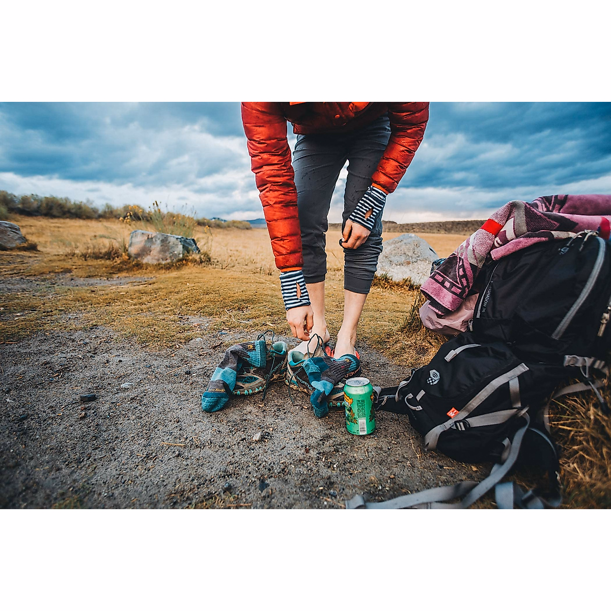 Darn Tough Women's Bear Town Micro Crew Lightweight with Cushion Sock (Style 1970) - Aqua, Medium