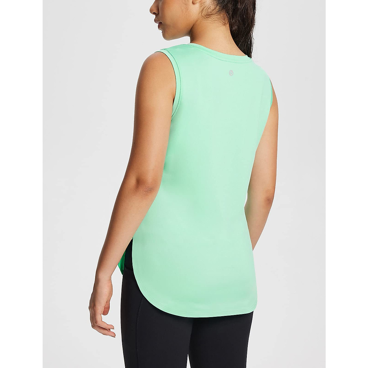 baleaf Women's Workout Tank Tops Sleeveless Athletic Tennis Exercise Running Shirts with Side Slit Mint Green M