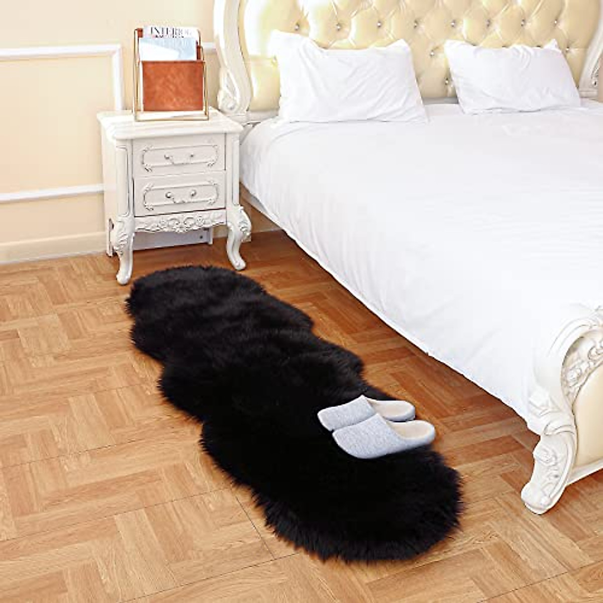 CKLZSAY Luxury Soft Fluffy Deluxe Rug Faux Fur Sheepskin Rug Home Deco Rugs Bedroom Living Room Floor Sofa Cover Seat Cushion Bedside Fuzzy Rug Sheepskin Shape (Black, 2'x6' Sheepskin)