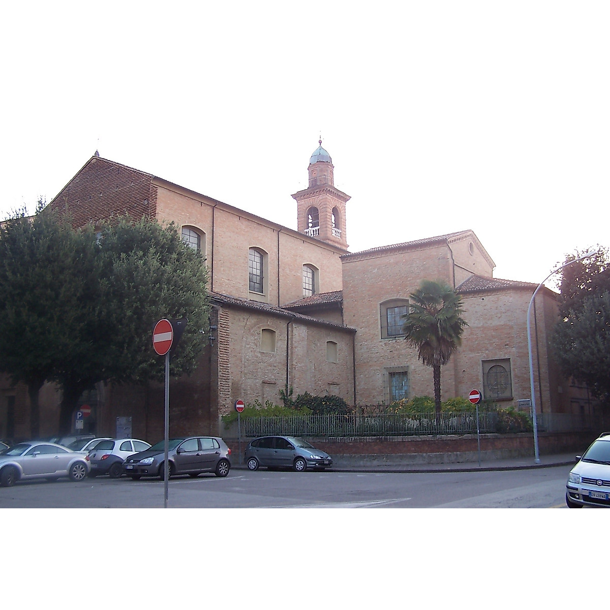 The Christian Mint, LLC St Peregrine Patron Saint of Cancer Medal w/Capsule of St Peregrine Soil (Women's 3/4-inch diameter)