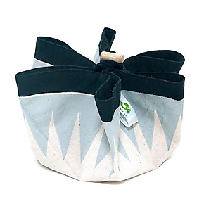 Tender Leaf Toys - Circus Stacker - 14 Pieces Wooden Stacking and Balancing Toy with Circus Troupe and Beautiful Circular Printed Bag - Early Learning and Fine Motor Skills for Children 3+