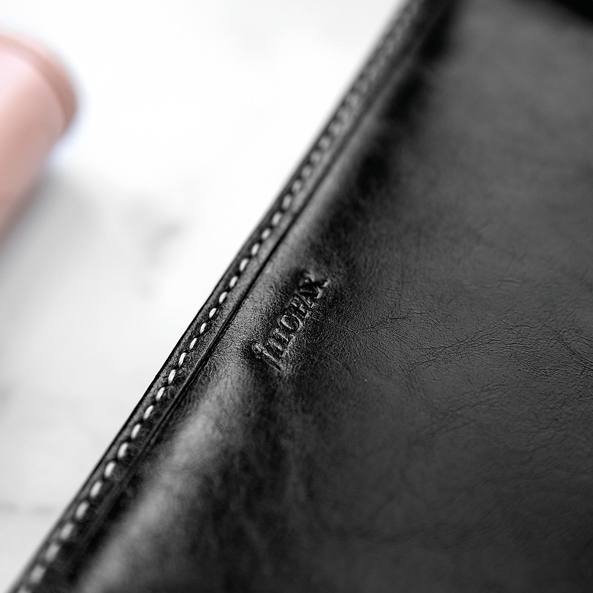 Filofax Malden Zip Organizer, Personal Compact Size, Black - Tactile, Full-Grain Buffalo Leather, Six Rings, with Cotton Cream Week-to-View Calendar Diary, Multilingual, 2024 (C022630-24)