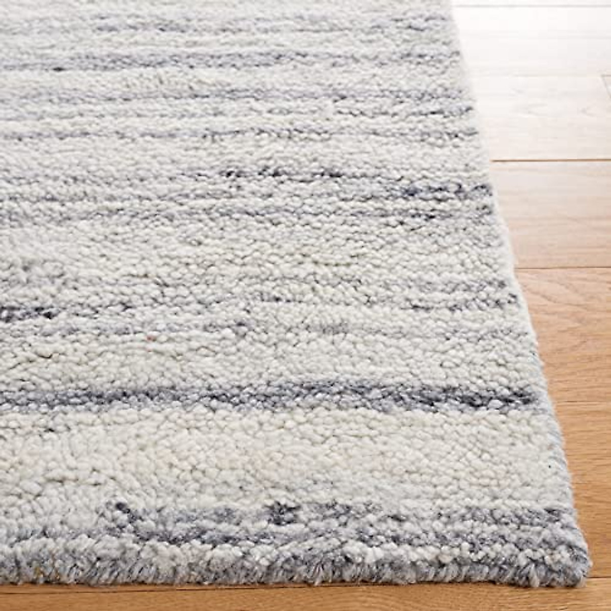 Safavieh Casablanca Collection Area Rug - 6' x 9', Grey & Ivory, Handmade Stripe Wool 0.8-inch Thick, Ideal for High Traffic Areas in Living Room, Bedroom (CSB792H)