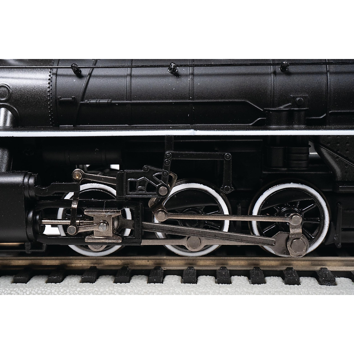 Bachmann Trains - USRA 0-6-0 w/Smoke & Vanderbilt Tender - Erie #116 - HO Scale