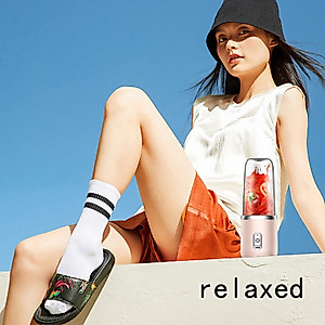 Mini Personal Blender For Shakes And Smoothies, Small juicer cup for Fruit and vegetable, Portable Handheld mixing machine with USB Rechargeable and 6 Blades For Sports Travel And Outdoors (pink)