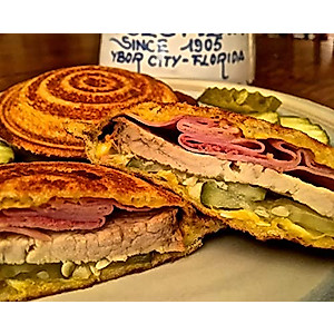 Toas-Tite Sandwich Grill - Handheld Pie Iron, Sandwich Maker, Hand Toaster, Panini and Sandwich Press for Hand Made Hot Sandwiches and Pies - Perfect for Stovetop, Grill and Campfire