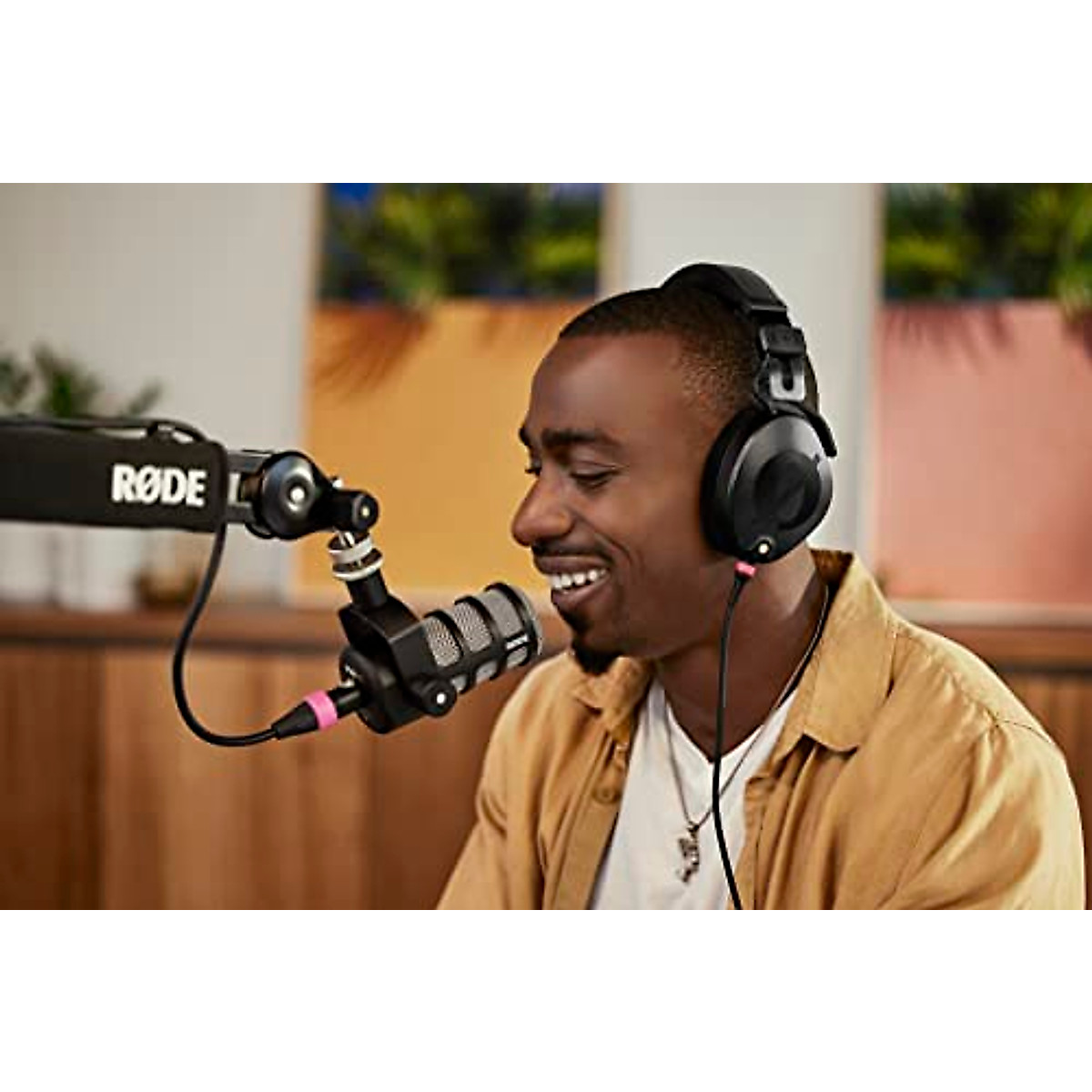 RØDE NTH-100 Professional Over-ear Headphones For Content Creation, Music Production, Mixing and Audio Editing, Podcasting, Location Recording,Black