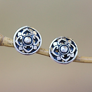 NOVICA Artisan Handcrafted Sterling Silver Stud Earrings Round Lotus Flower No Stone Indonesia Floral [0.1 in H x 0.4 in Diam.] ' Lotus Kingdom'